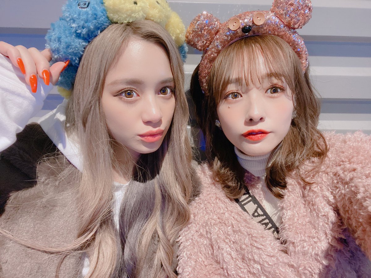 前田希美の私服 関口さくらさんとUSJで仲良しロケ！ - 芸能人の私服 衣装まとめ - Woomy